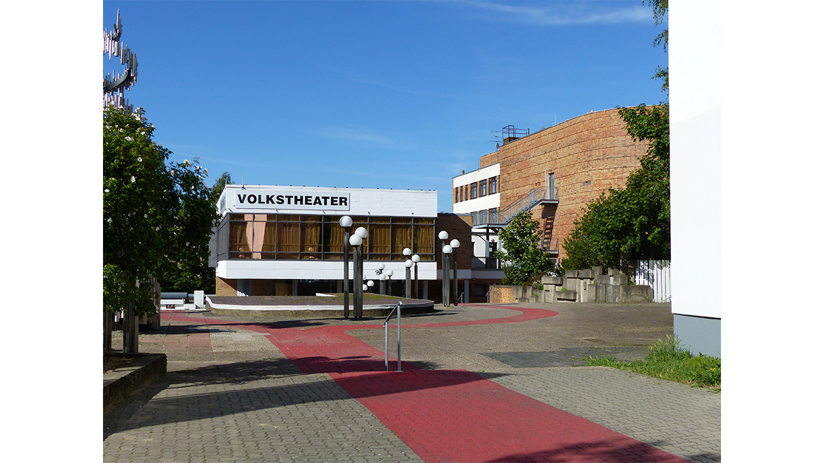 ROSTOCK-DAS MEER UND DAS VOLKSTHEATER - Buskompass