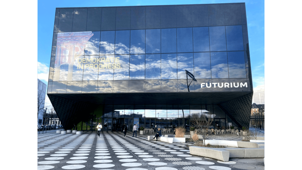 Das Futurium Berlin. Das Haus der Zukünfte - Buskompass